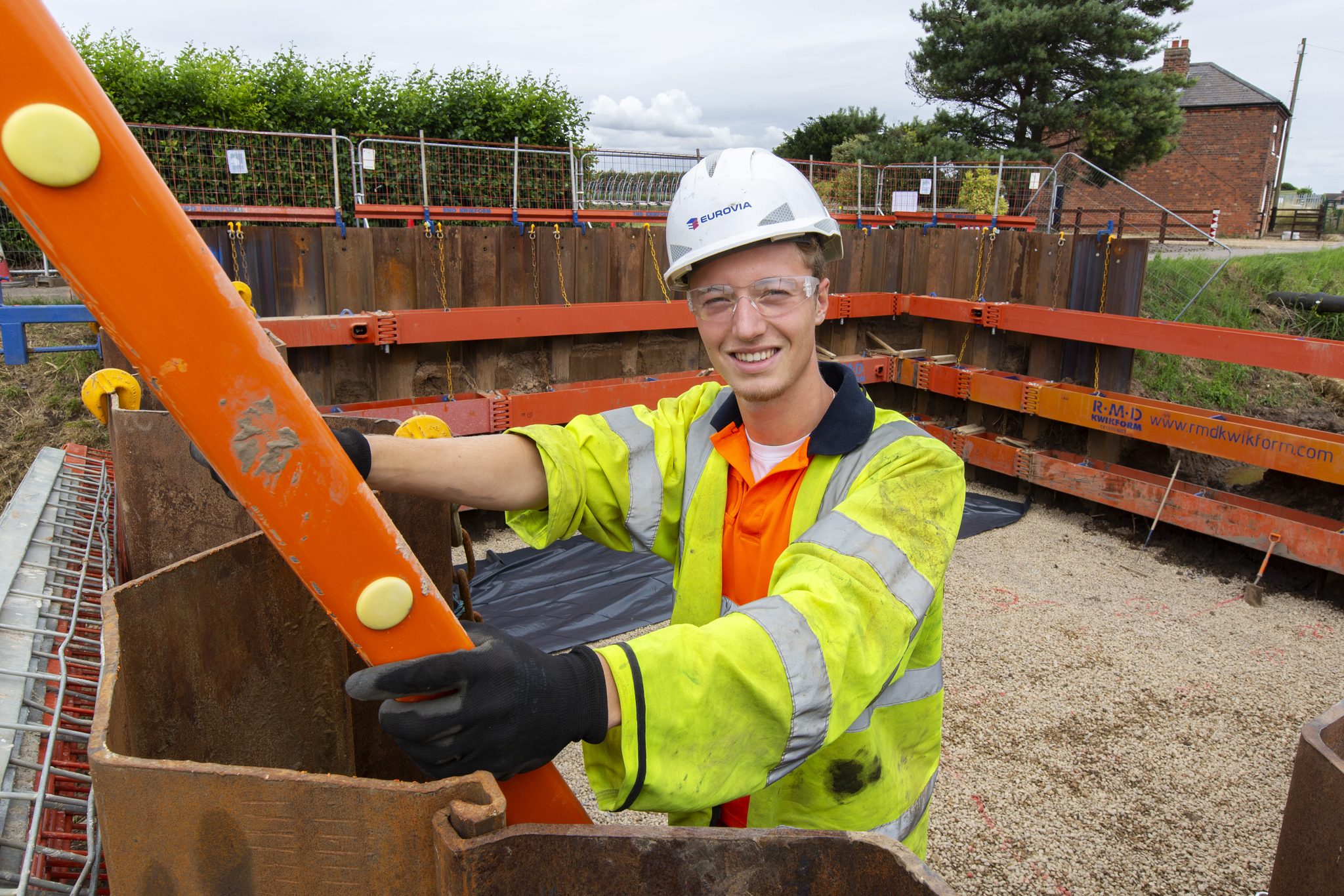 Teenager Charlie builds his future - The Voice