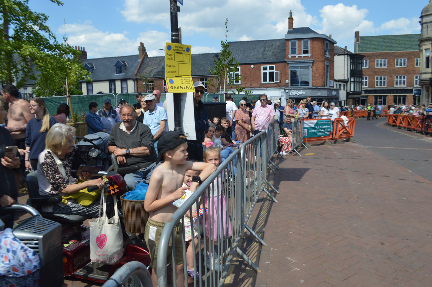 GALLERY – Spalding Flower Parade (Spalding town centre) - The Voice