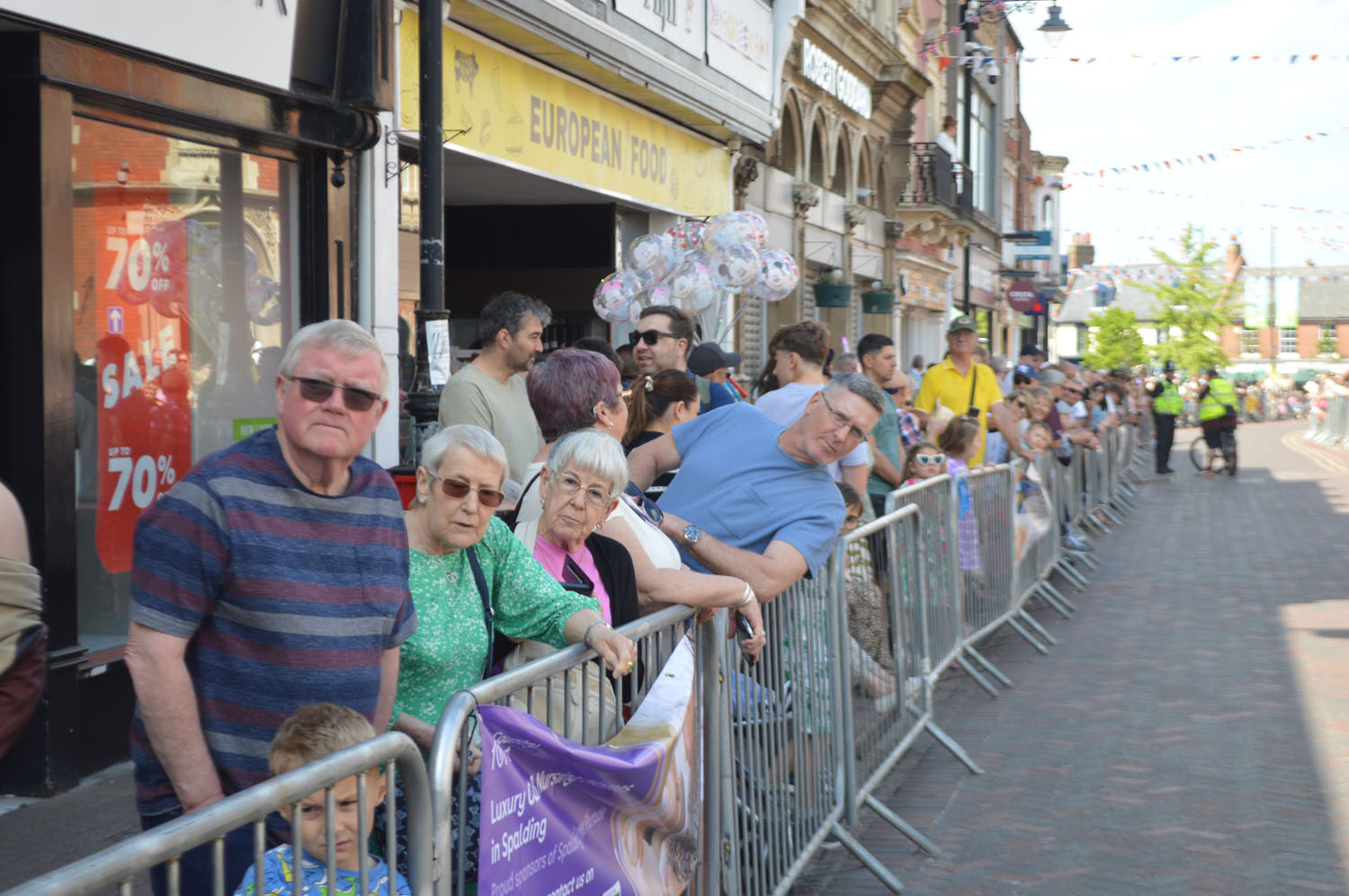 GALLERY – Spalding Flower Parade (Spalding town centre) - The Voice