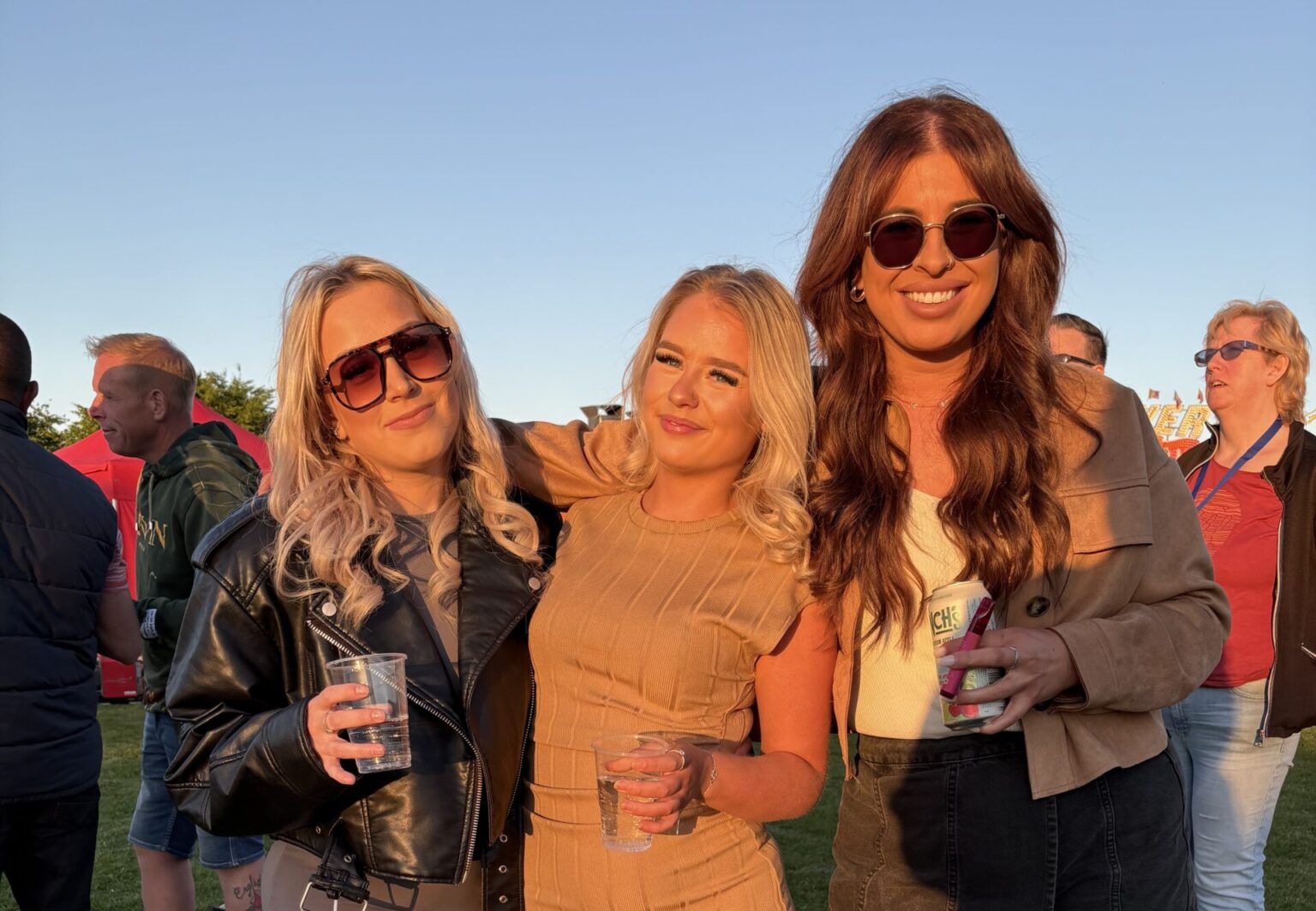 GALLERY – Spalding Flower Parade (Friday night) - The Voice