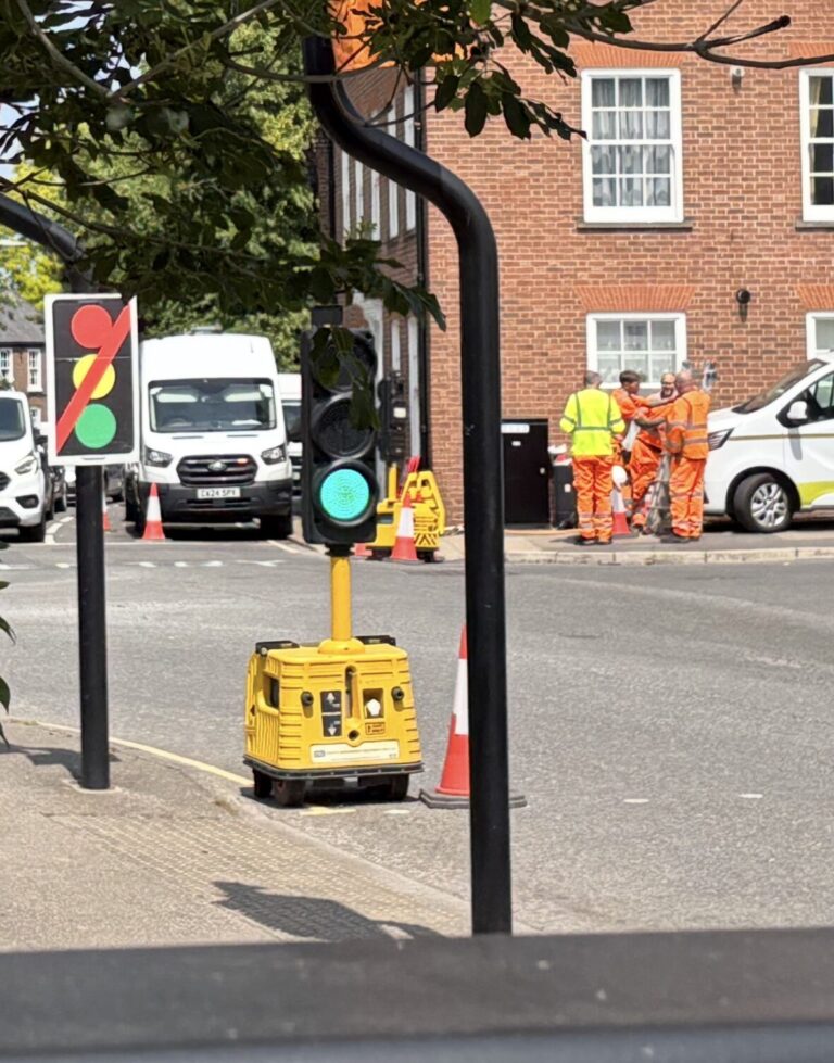 Work is under way on town’s traffic lights around bridge - The Voice